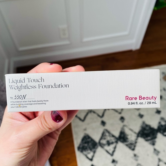 Rare Beauty | Makeup | Rare Beauty Liquid Touch Weightless Foundation ...
